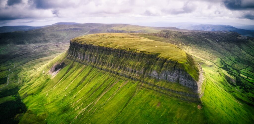 La Ben Bulben - Montagne irlandaise • Guide-Irlande.com