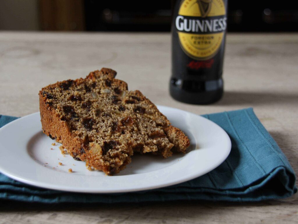 Porter Cake - Gâteau à la Guinness • Guide-Irlande.com