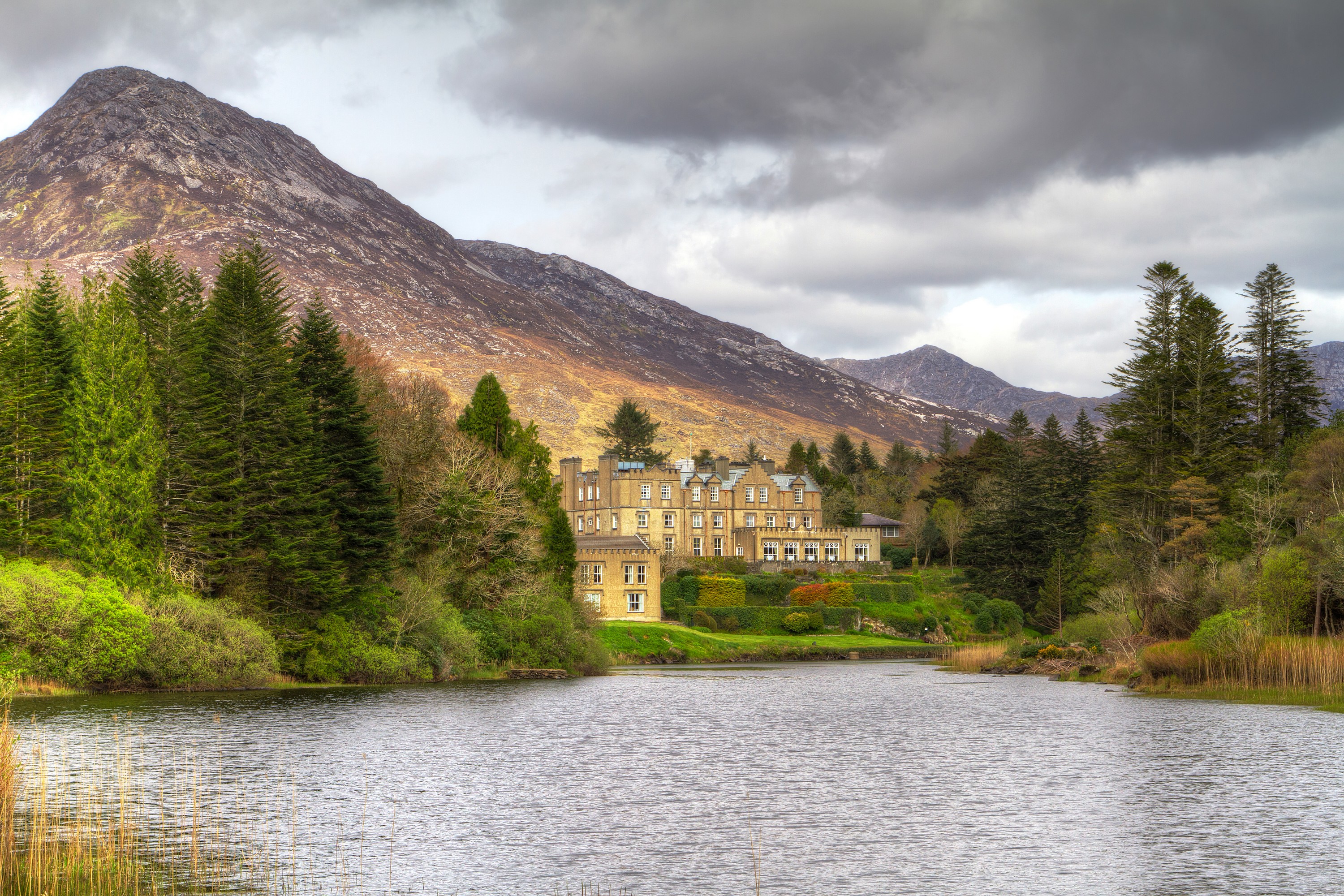 Ballynahinch Castle - Château du Connemara • Guide Irlande.com