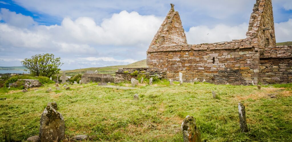 La Kilmalkedar Church - Eglise de Dingle • Guide-Irlande.com