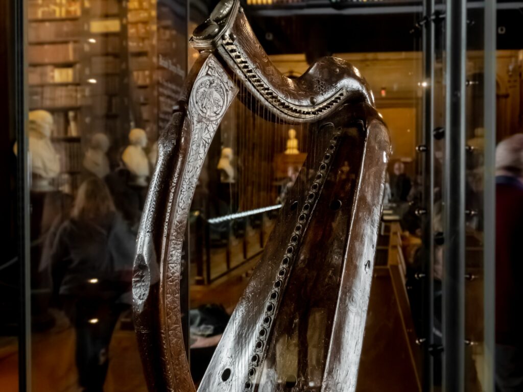 La harpe de Brian Boru • Guide-Irlande.com
