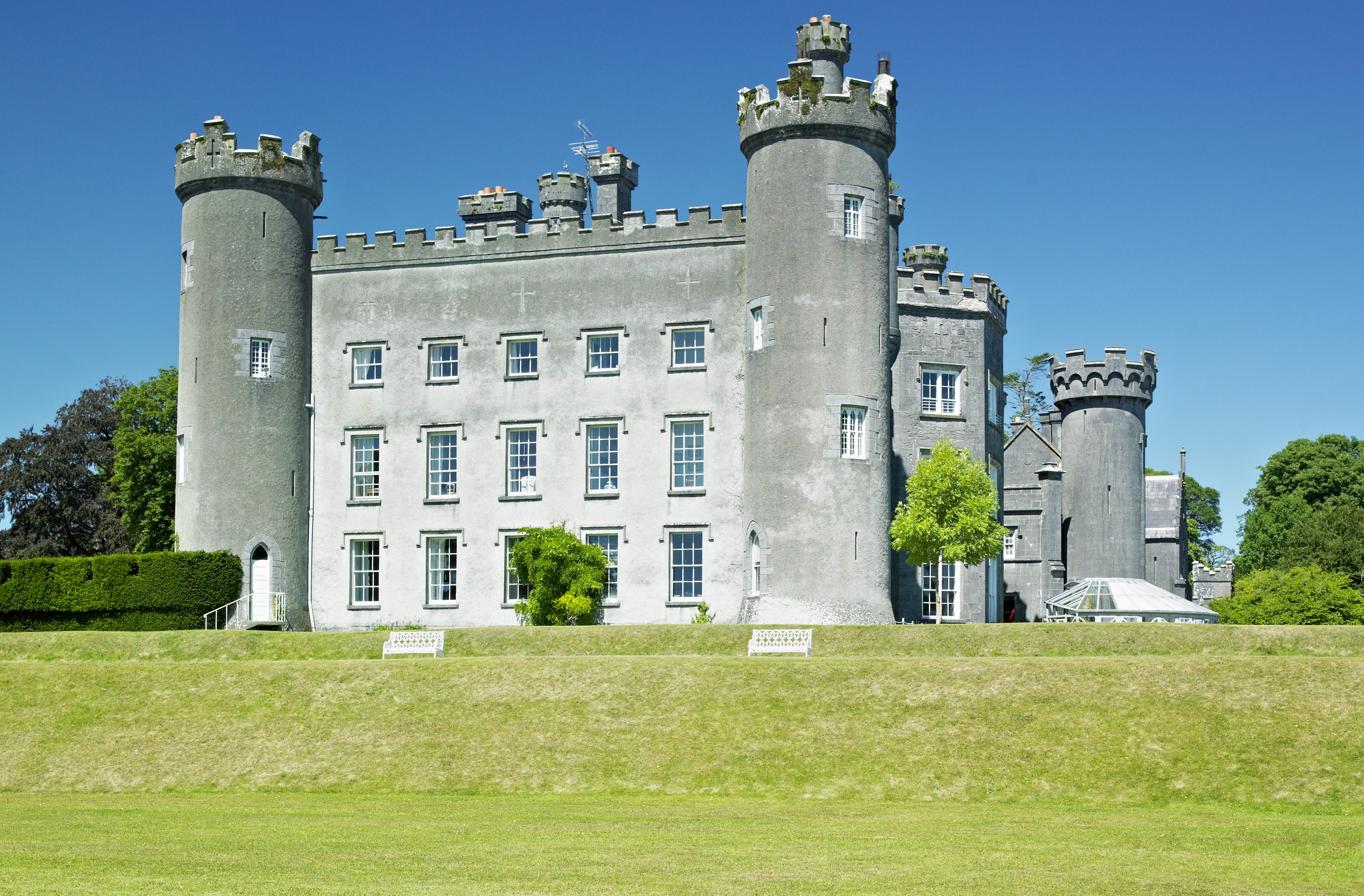 Tullynally Castle ou Pakenham Hall Castle • Guide Irlande.com