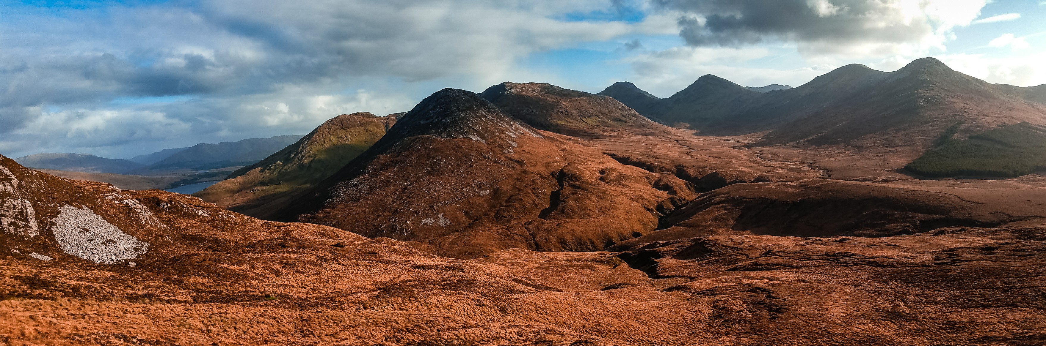 Twelve Bens - Chaîne de montagne du Connemara • Guide Irlande.com