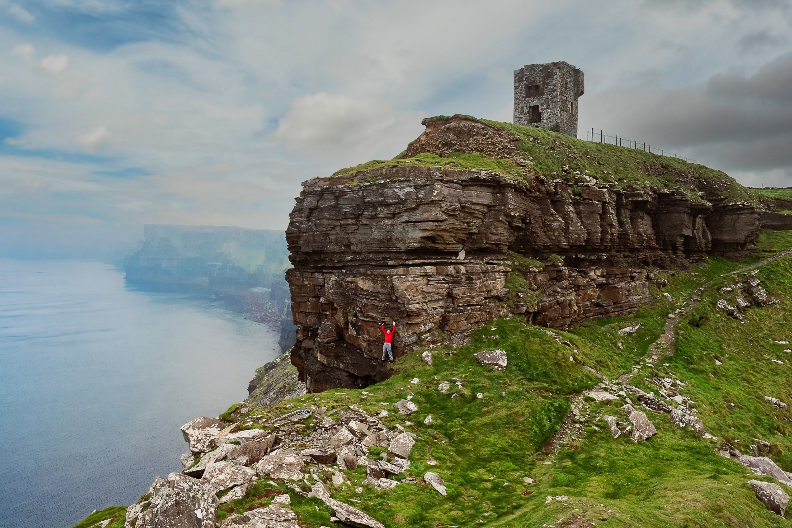 Moher Tower - Tour des Falaises de Moher • Guide Irlande.com