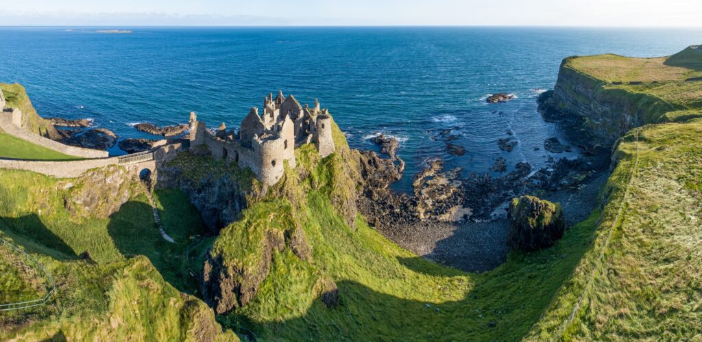 Dunluce castle - Château nord-irlandais • Guide-Irlande.com