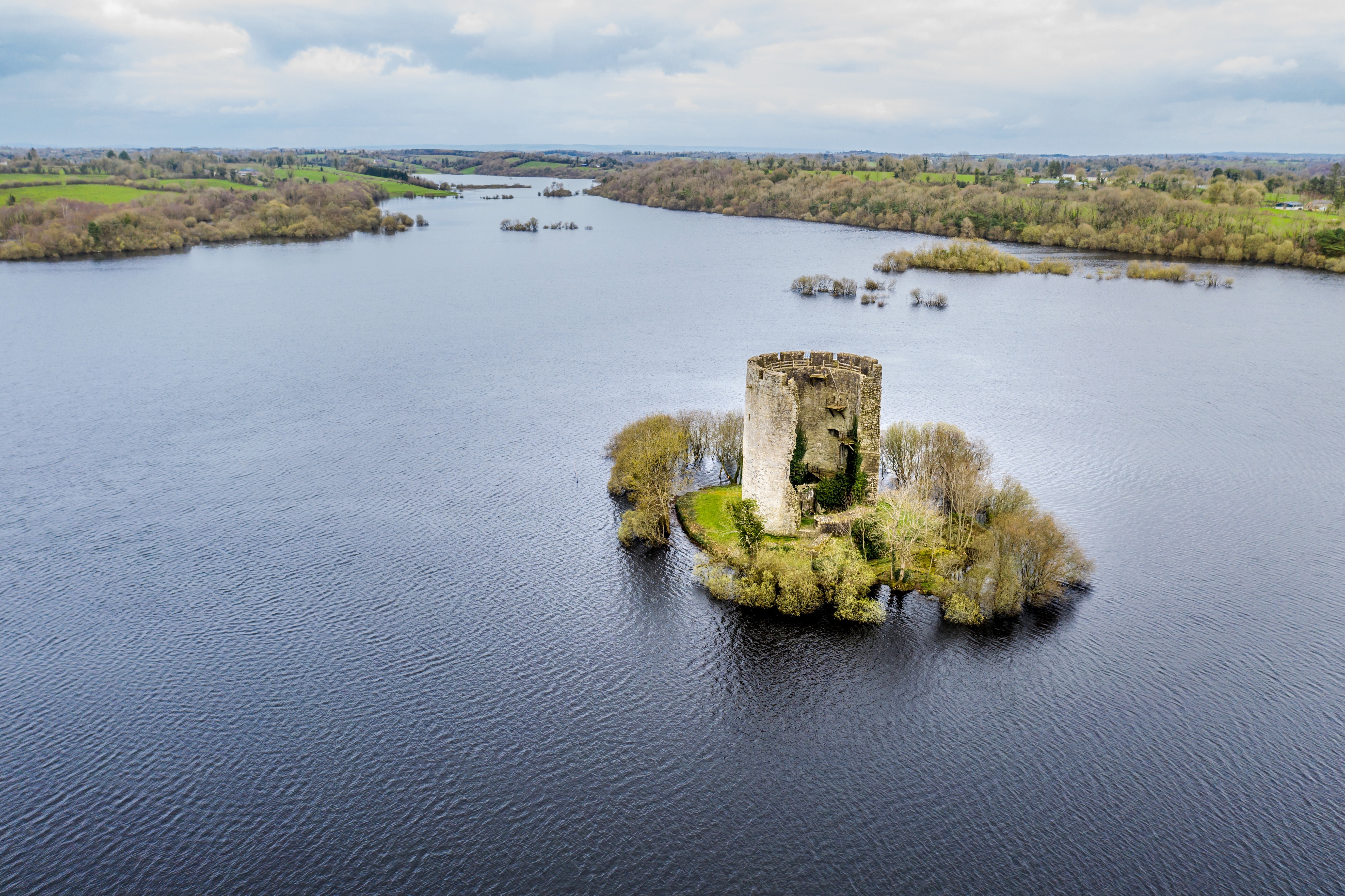 Le Cloughoughter Castle • Guide Irlande.com