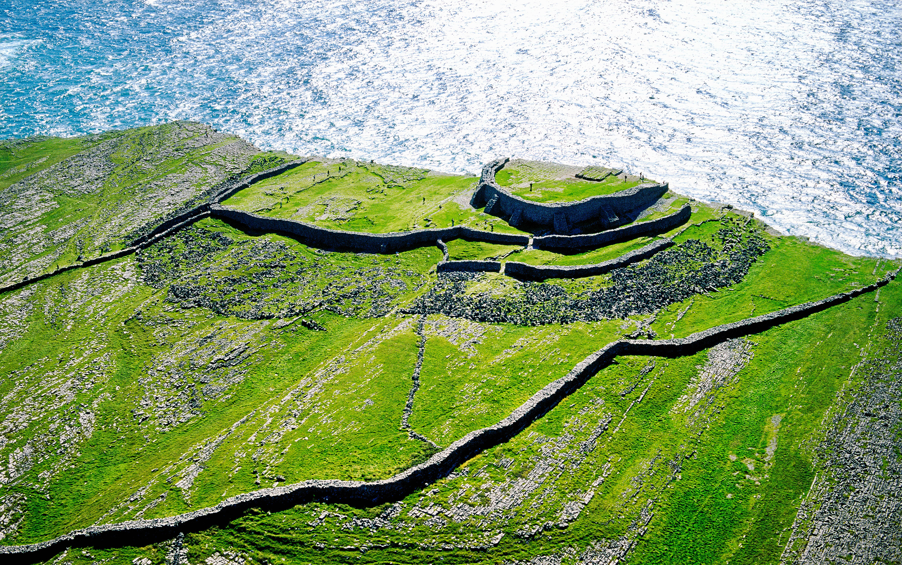 Le fort Dun Aengus sur Inishmore • Guide Irlande.com