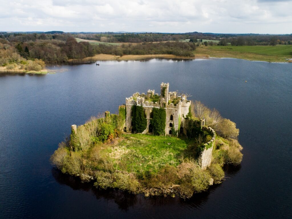 Boyle ☘️ : activités & hébergements • Guide-Irlande.com