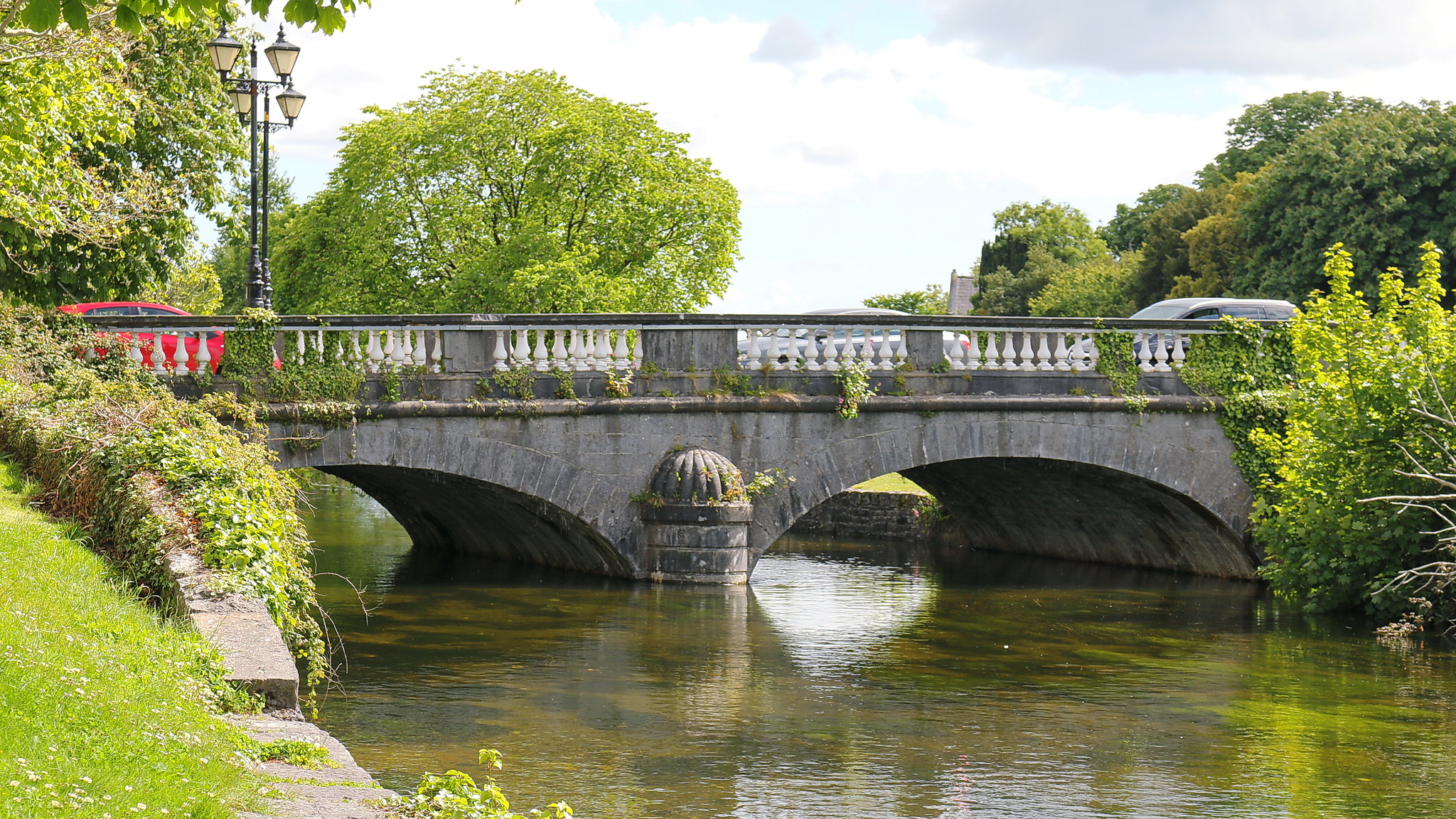 Le Salmon Weir Bridge - Pont de Galway • Guide Irlande.com