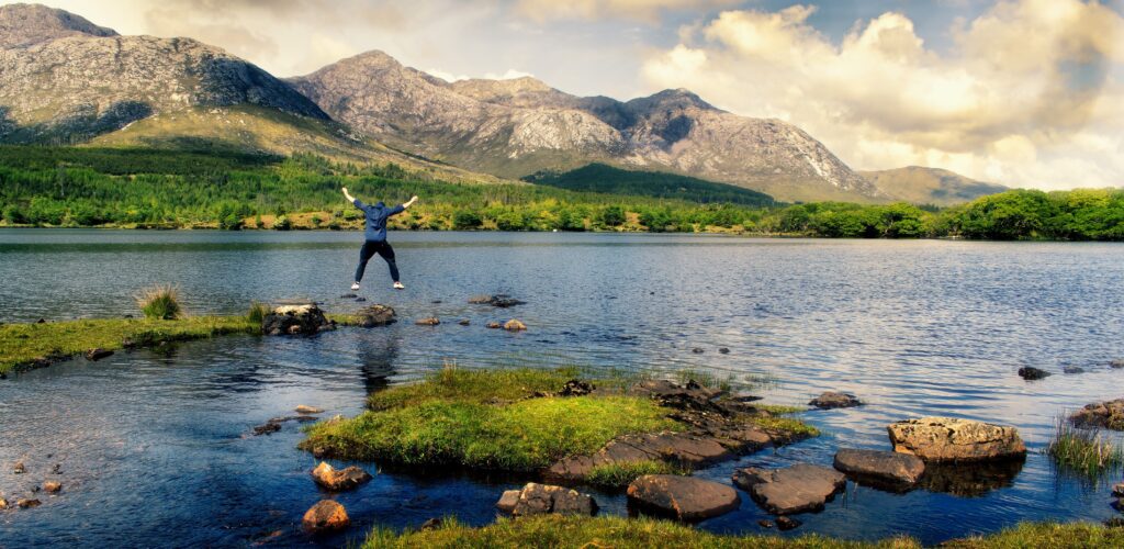 Le Lough Inagh - Lac du Connemara en Irlande • Guide-Irlande.com