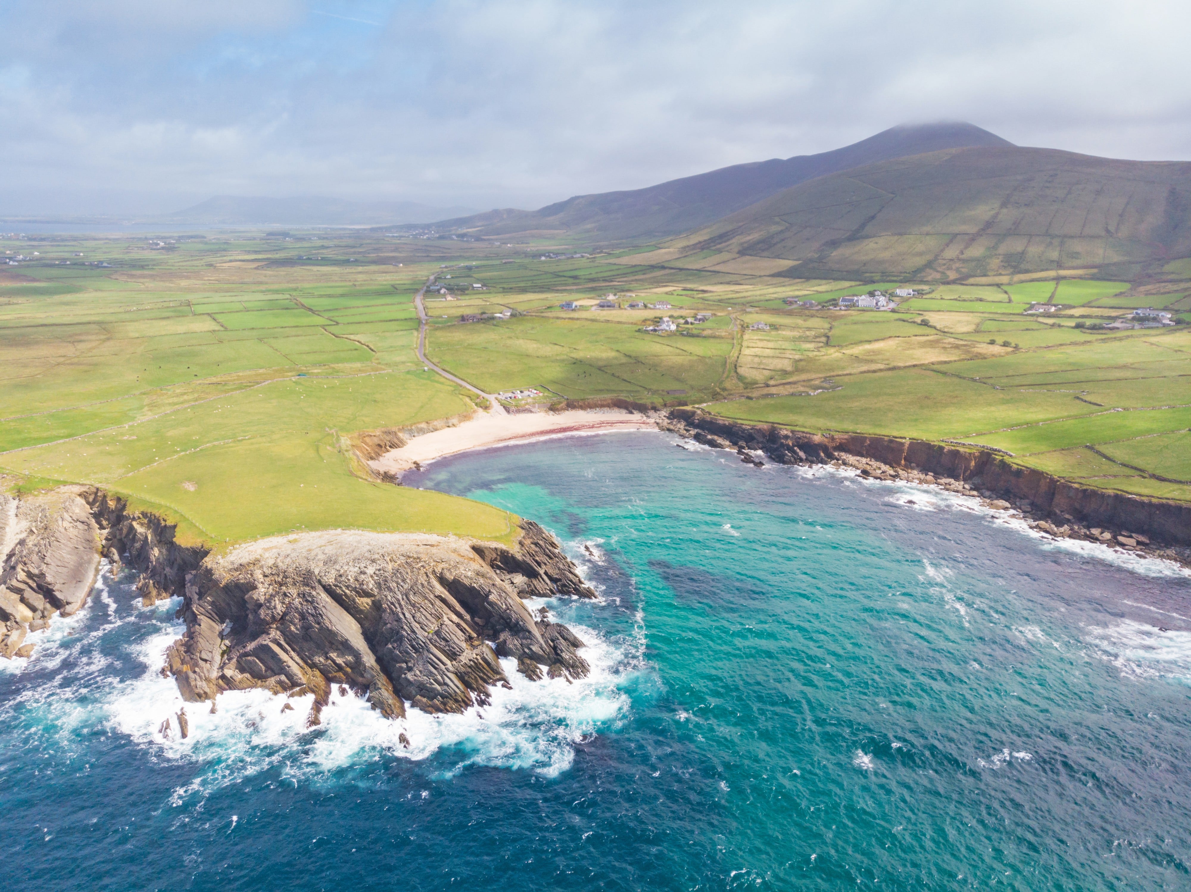 Clogher Strand - Plage de Dingle en Irlande • Guide Irlande.com