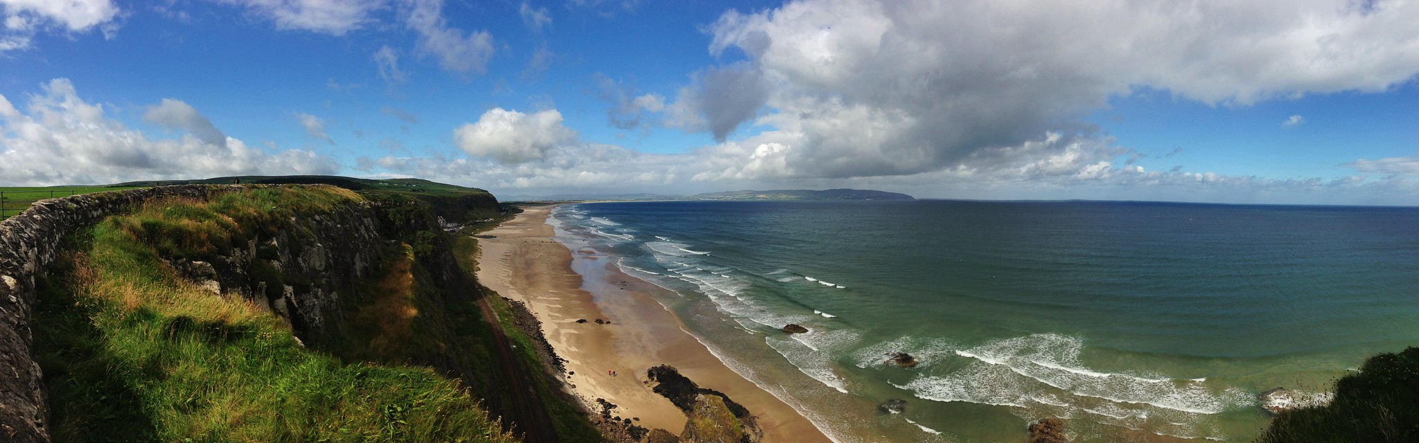 La Benone beach - Plage en Irlande du Nord • Guide Irlande.com