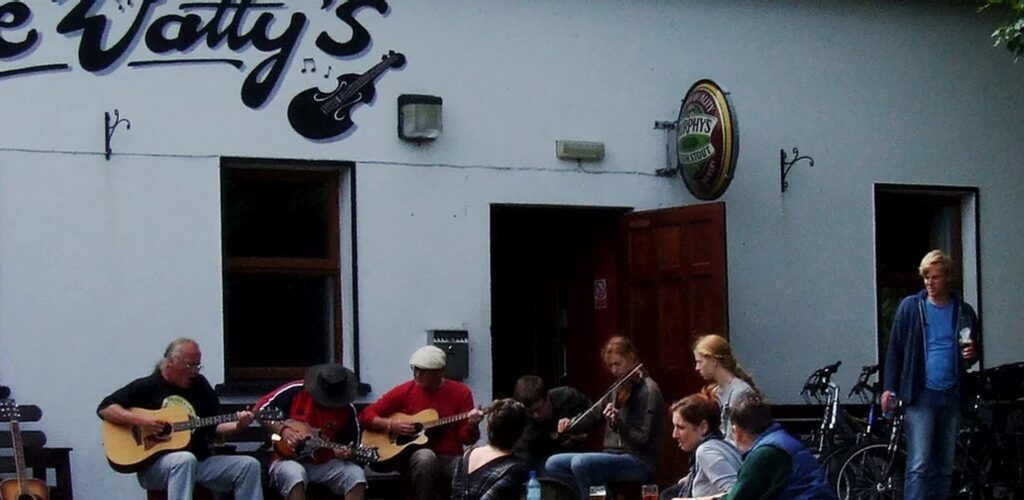 Le Joe Watty's Bar and Restaurant à Inishmore • Guide-Irlande.com