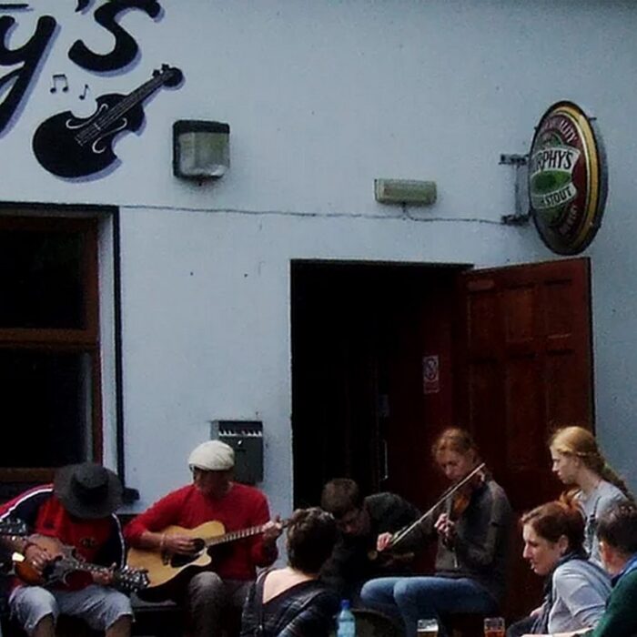 Le Joe Watty's Bar and Restaurant à Inishmore • Guide-Irlande.com