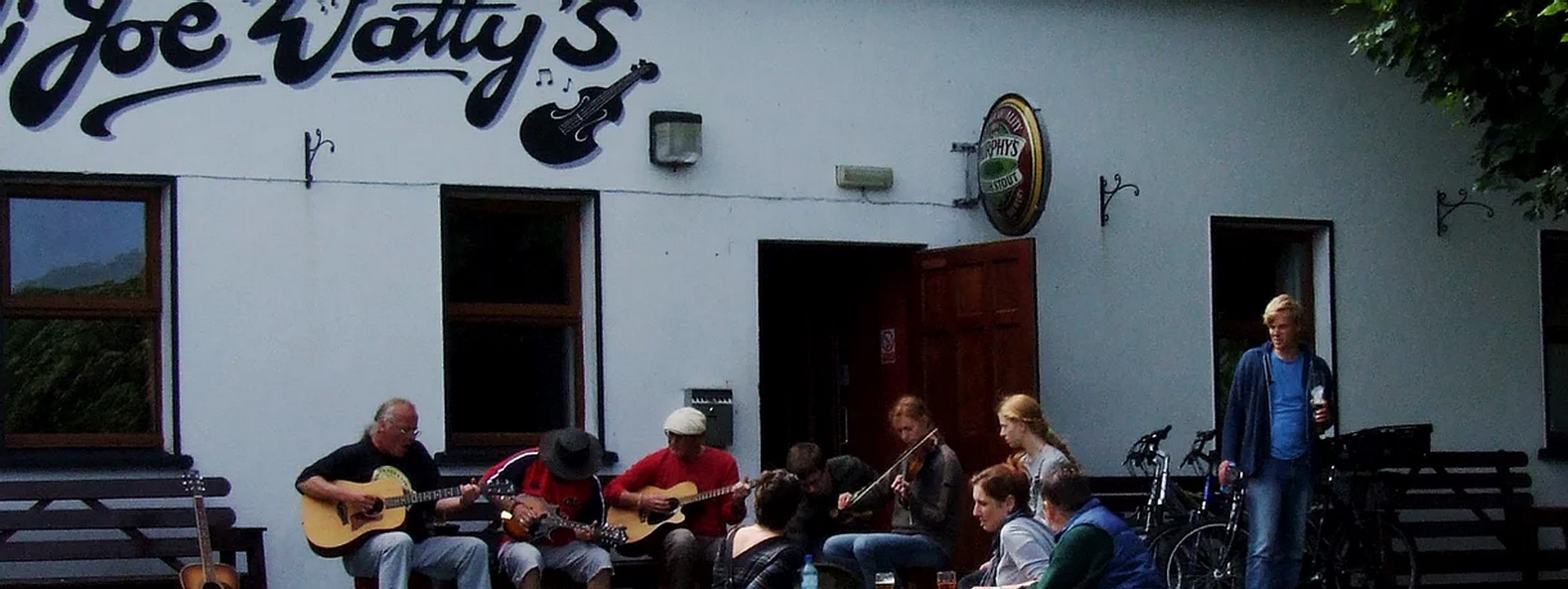 Le Joe Watty's Bar and Restaurant à Inishmore • Guide Irlande.com