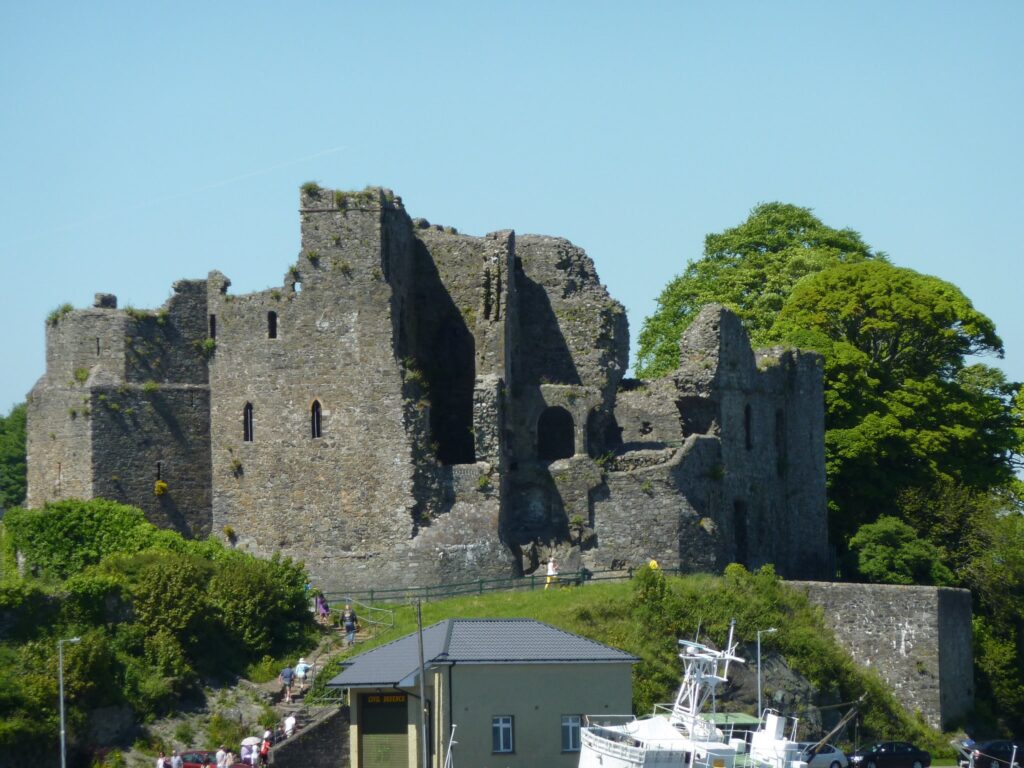 Carlingford castle - Château irlandais • Guide Irlande.com
