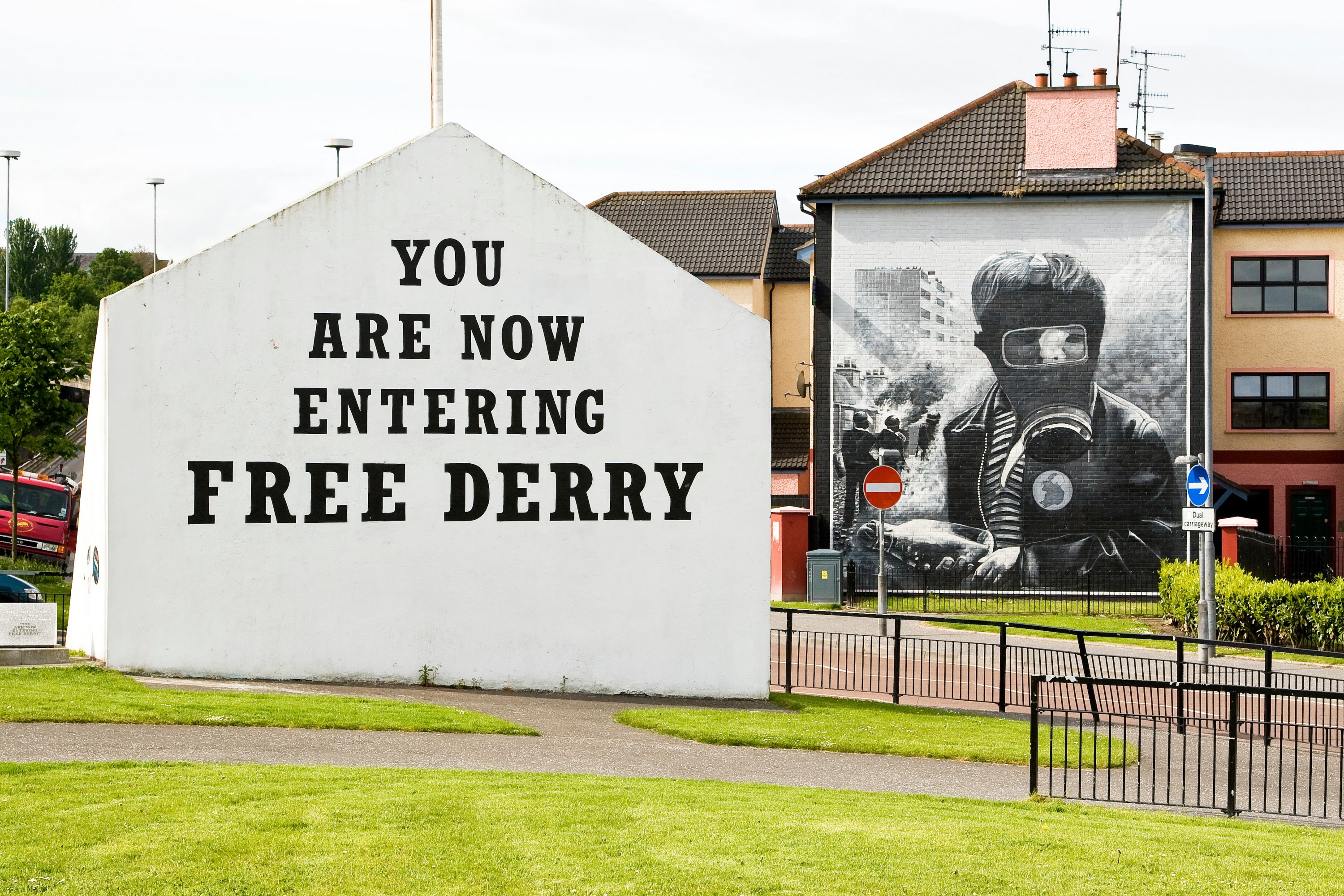 Le mur Free Derry - Mur nationaliste • Guide Irlande.com