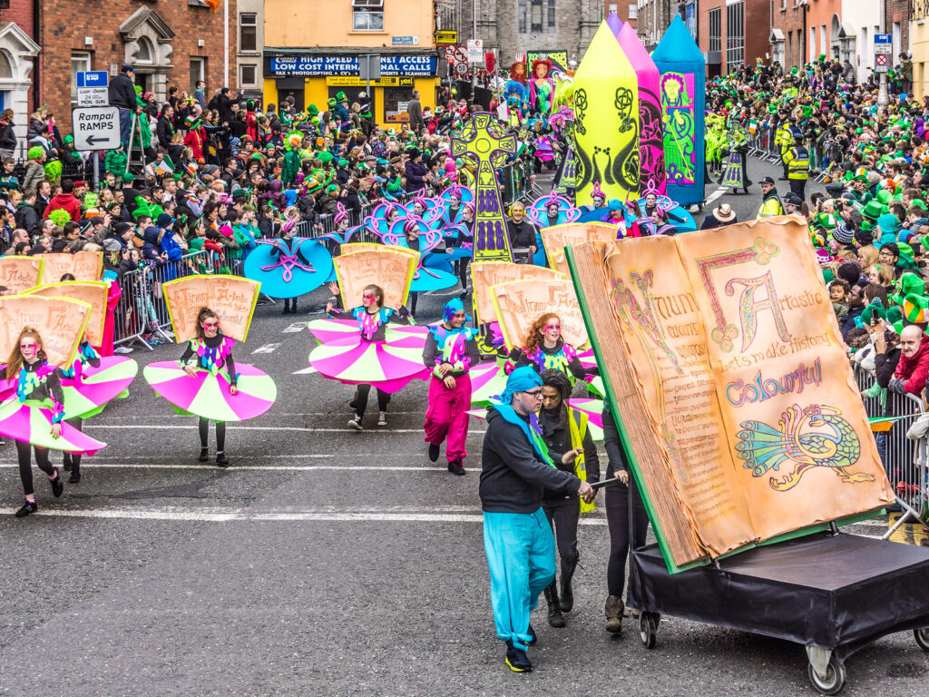 Dublin : la Grande Parade de la Saint Patrick sera la plus grande de ...