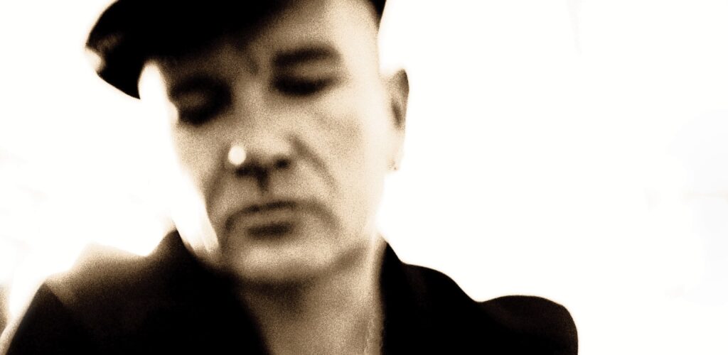 Gavin Friday - Musicien irlandais • Guide-Irlande.com