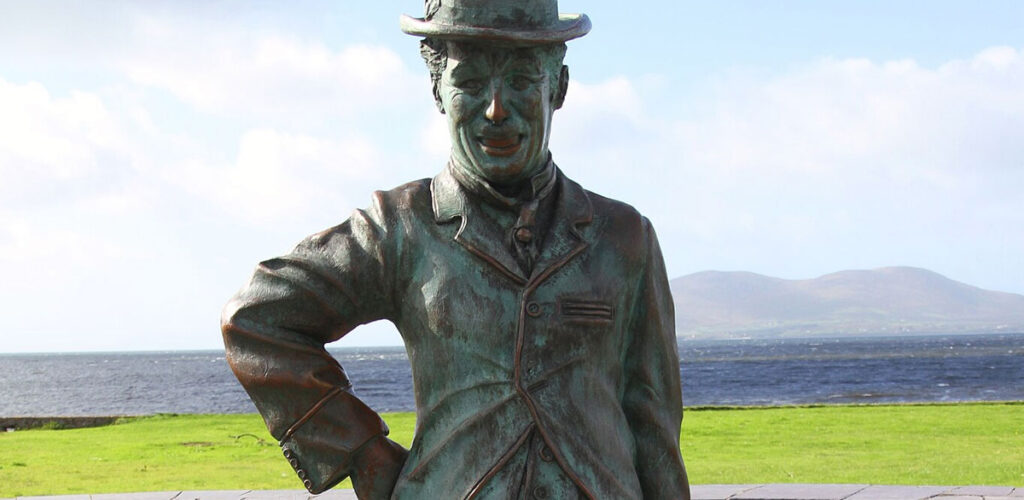 La Charlie Chaplin Statue à Waterville • Guide-Irlande.com