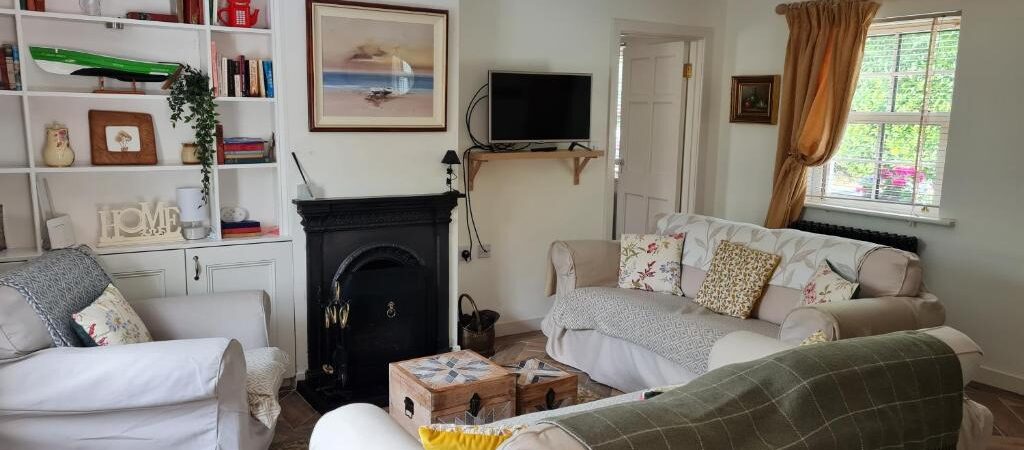 Kiltoy Cottage, Cosy 2 bedroomed Gate Lodge Cottage • Guide-Irlande.com