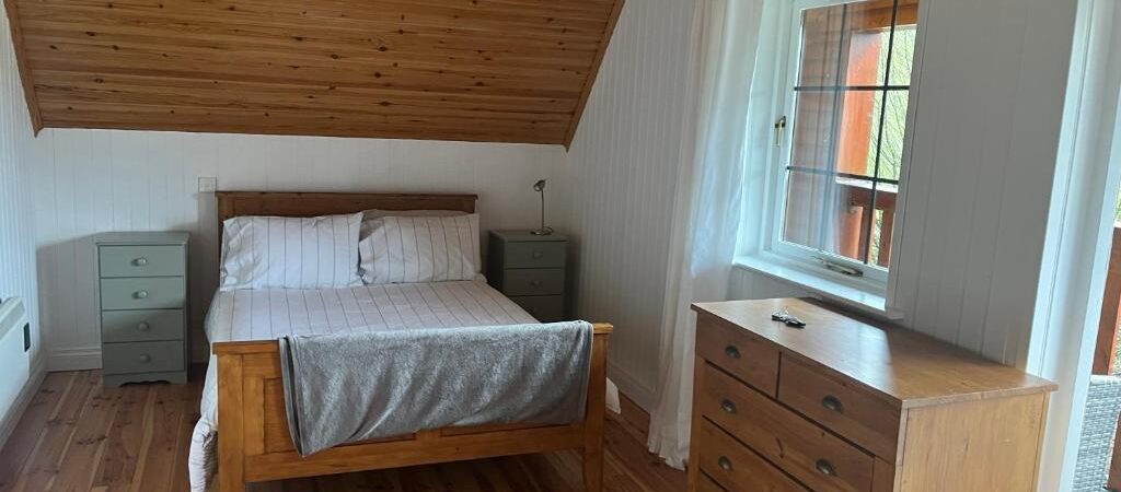 Large Newly Refurbished Lakeside Chalet With Optional Hot Tub & Boat ...